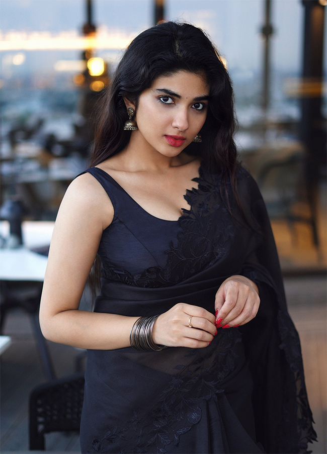 మత్తెక్కించే ప్రజ్ఞా నగ్రా అందం.. చూపులతోనే కుర్రకారు గుండెల్లో చిచ్చు! (ఫొటోలు) | Actress ...